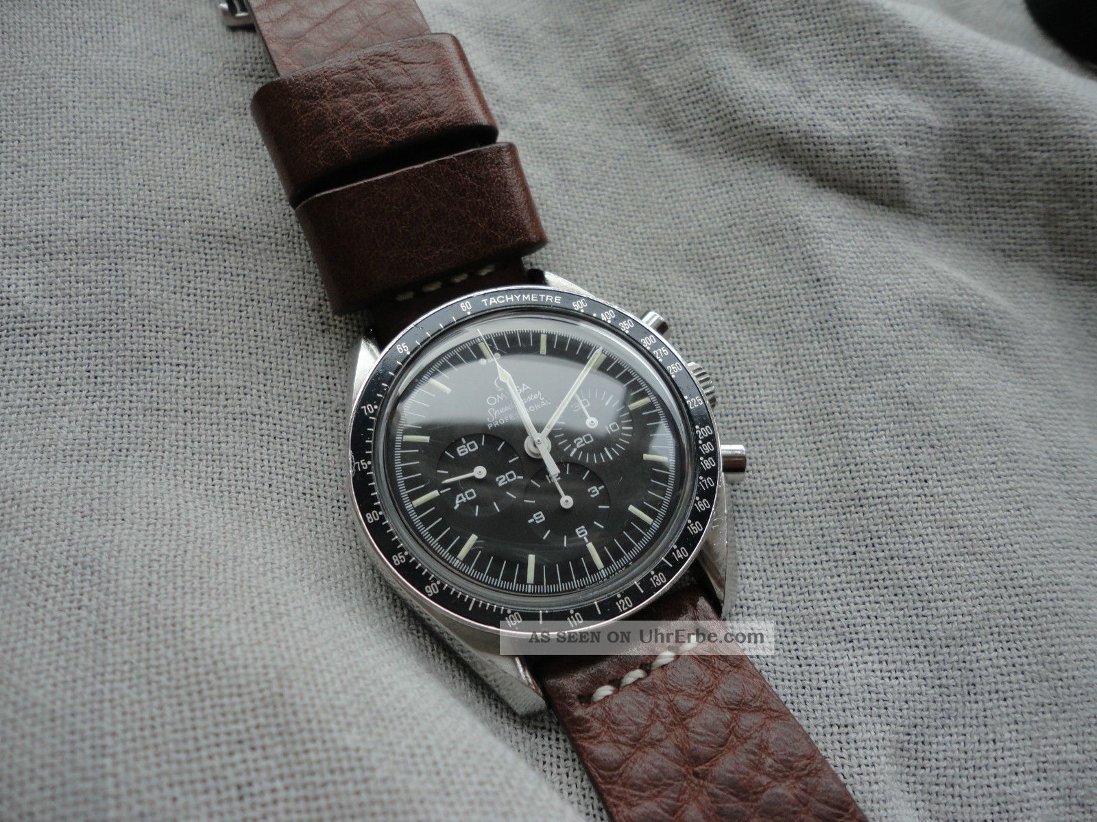 Omega Speedmaster Professional - 