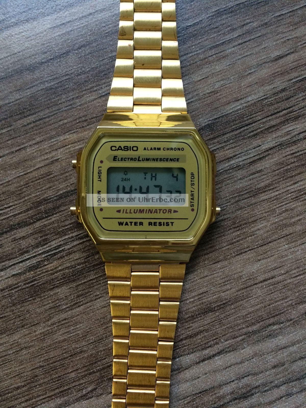 Kult Casio Retro Uhr Gold Neuw.