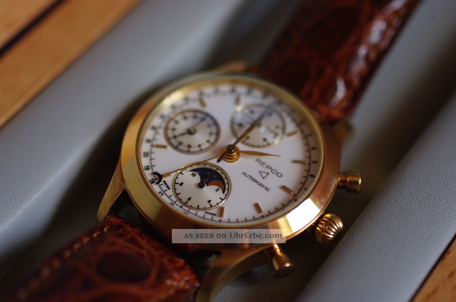 Repco Watch 18 Kt Goldchronograph Valjoux 7751. Nos