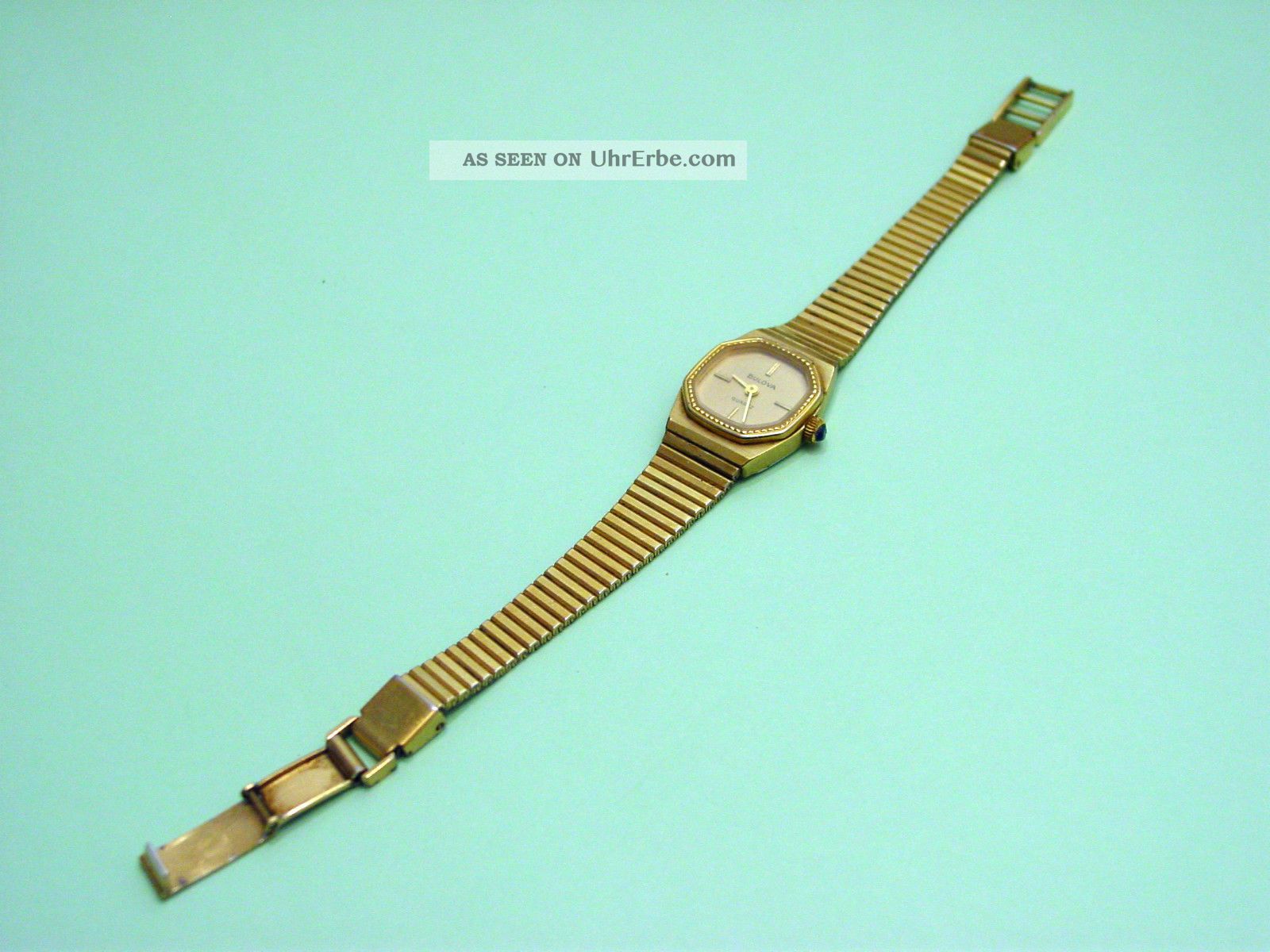 Bulova P2 Quarz Damen Uhr Edelstahl Goldfarben
