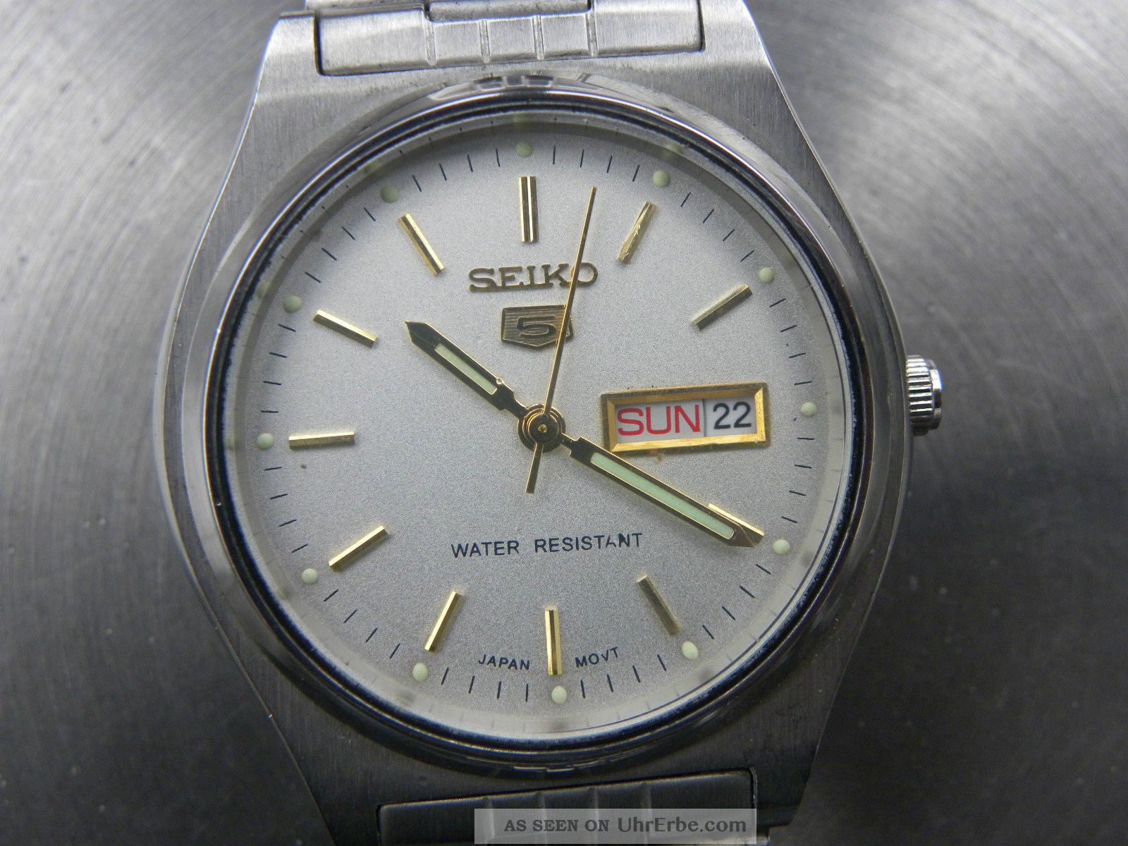 Seiko 5 Quartz